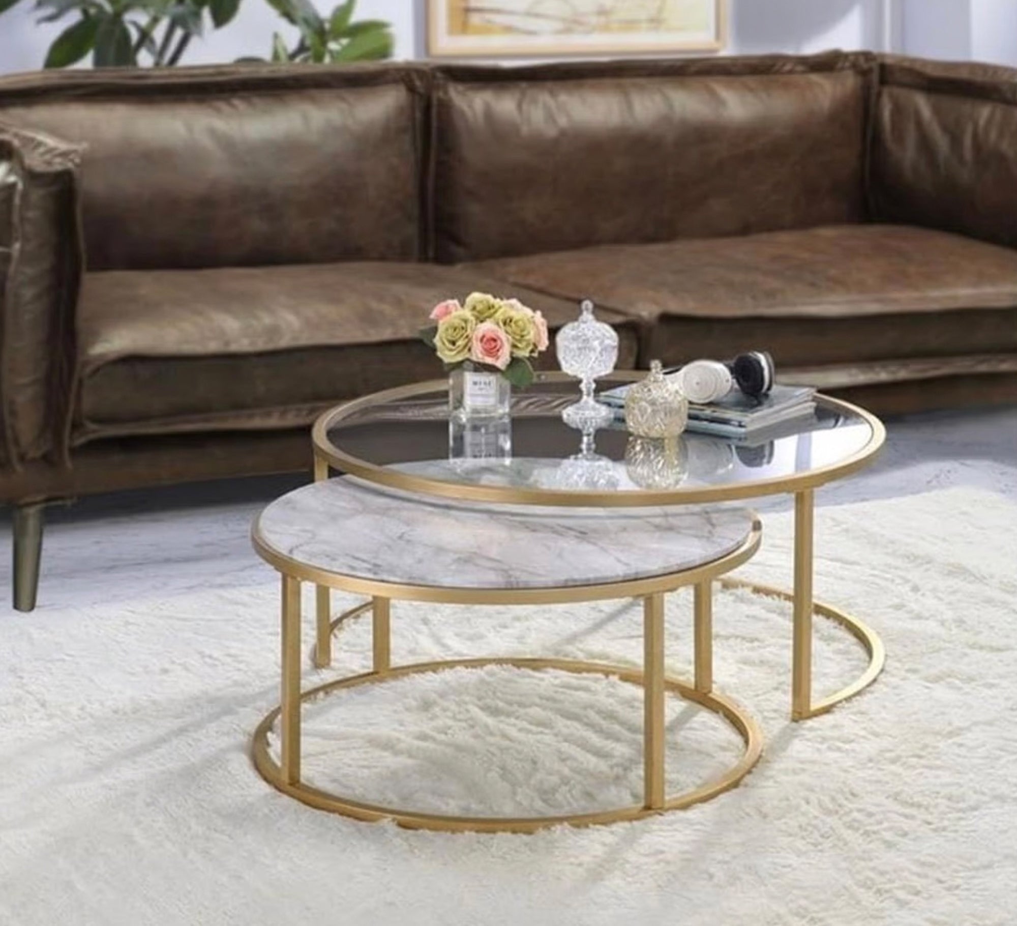 A set of interlocking round coffee tables – Vitrine Furniture