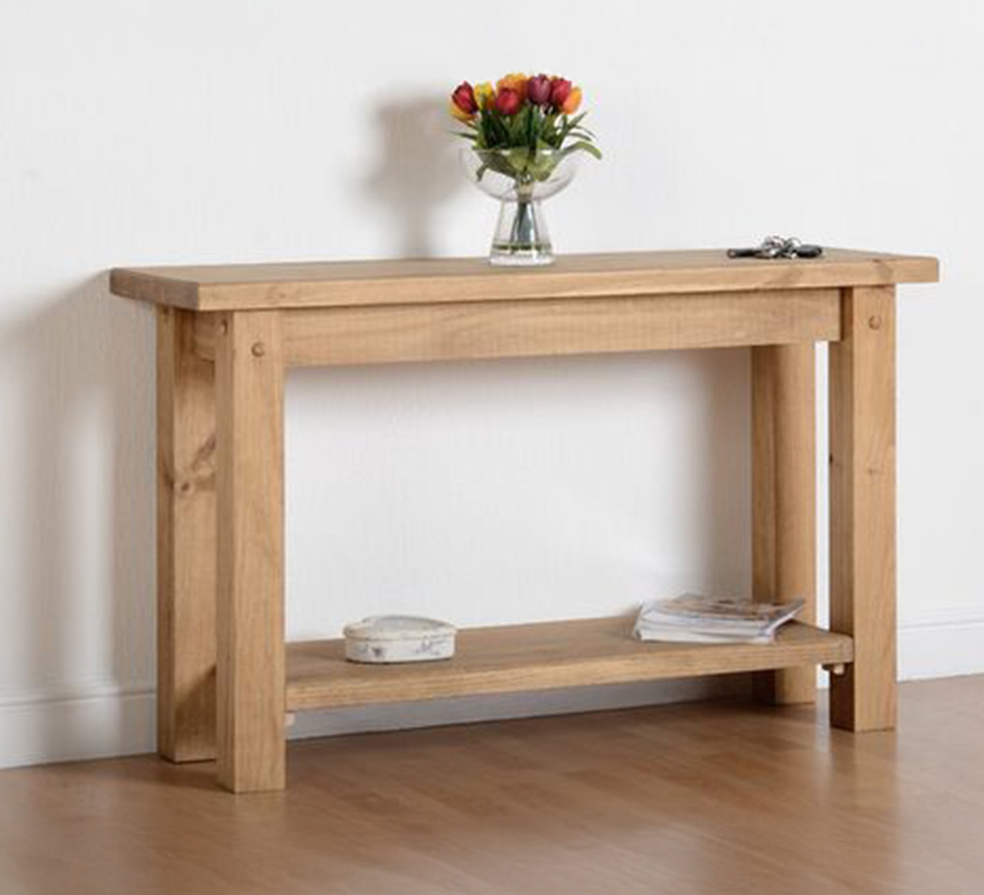 Console with a distinctive modern design – Vitrine Furniture