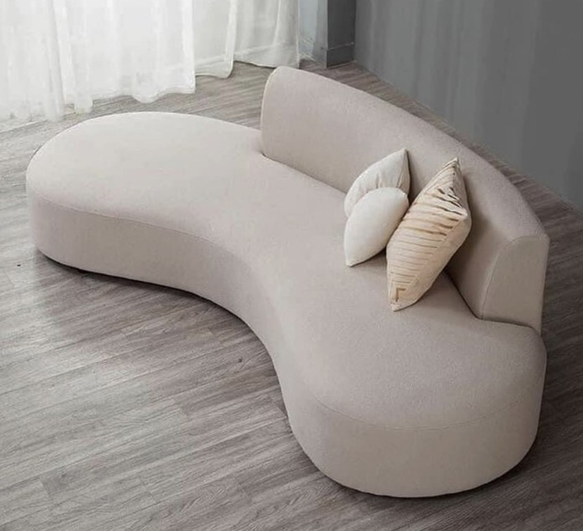 Elegant circular sofa – Vitrine Furniture