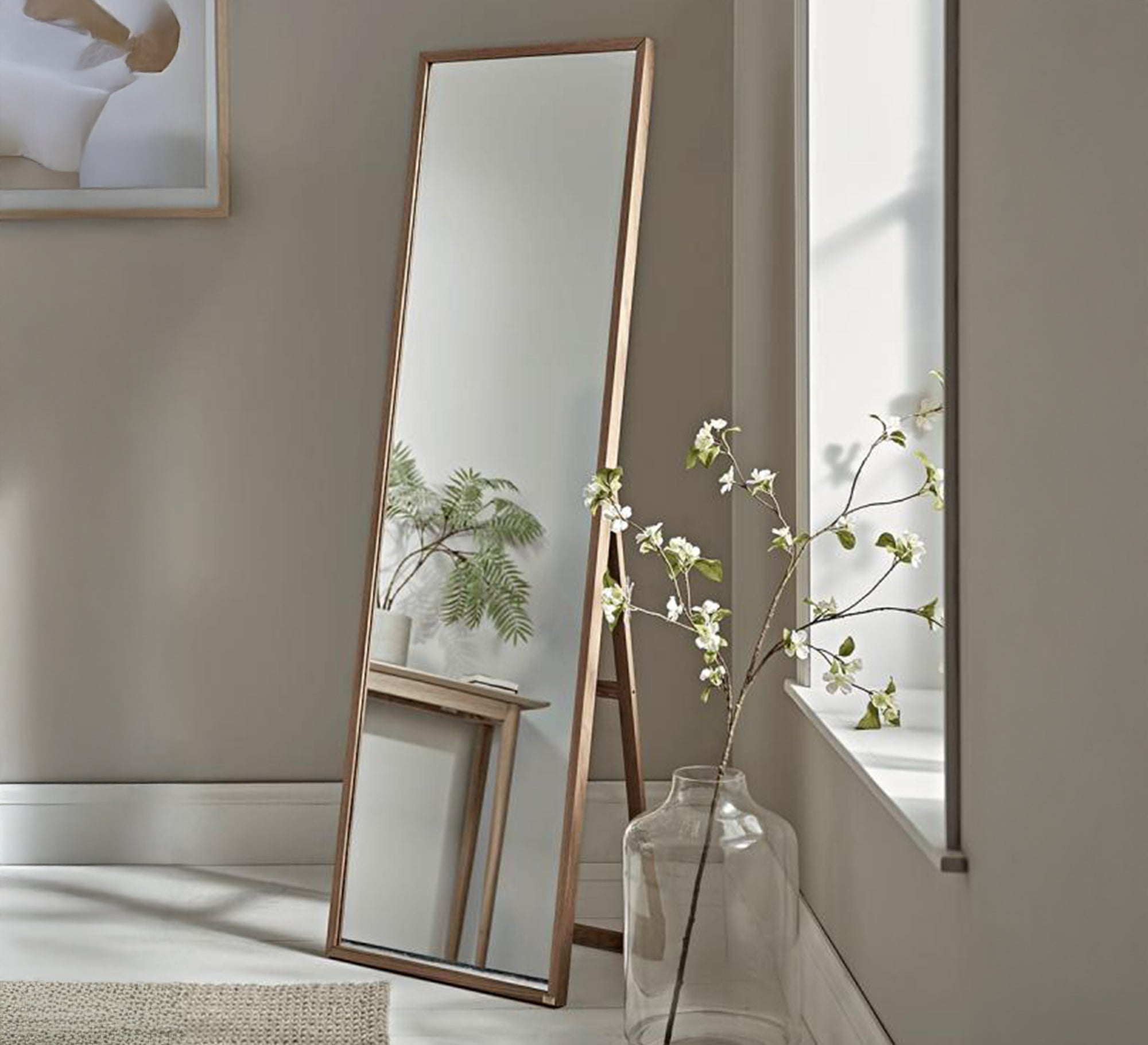 Floor mirrors with attached legs – Vitrine Furniture